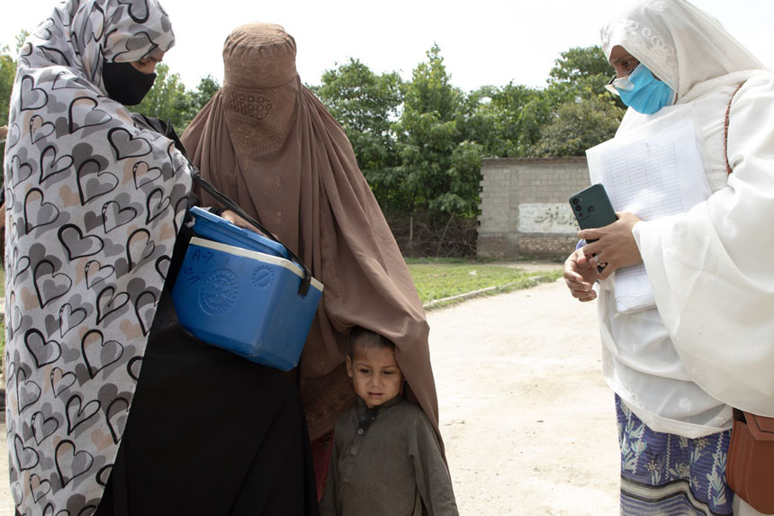 The health workers fighting polio in Pakistan, one house at a time