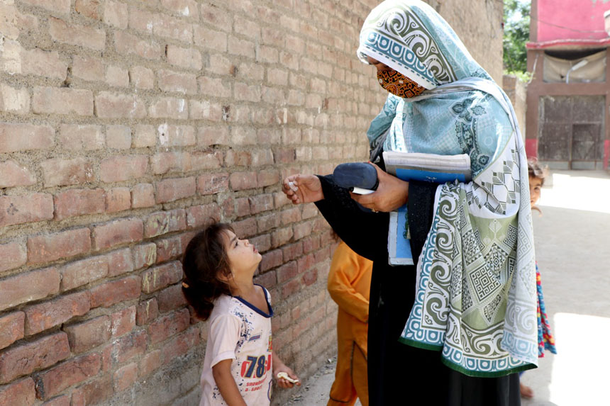 The health workers fighting polio in Pakistan, one house at a time
